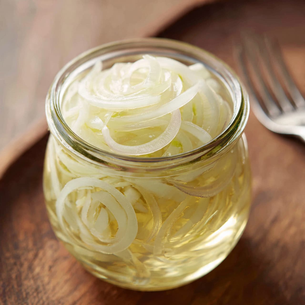 Quick Pickled White Onions: Bright, Tangy, & Crispy