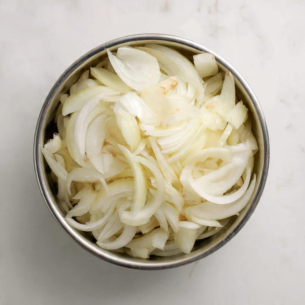 Quick Pickled White Onions: Bright, Tangy, & Crispy
